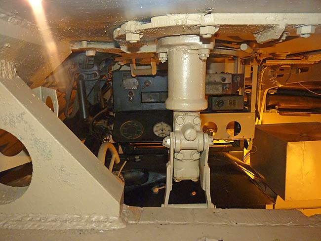 32KingTigerTankInterior 32KingTigerTankInterior