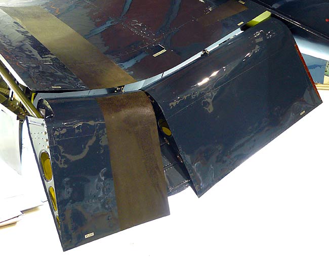 14CorsairFlaps
